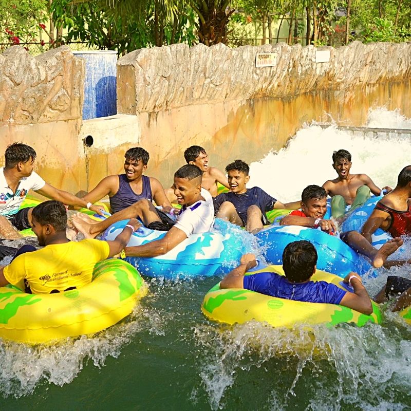 Enjoy the weekend with family and friends | Water Park | Wetn'Joy