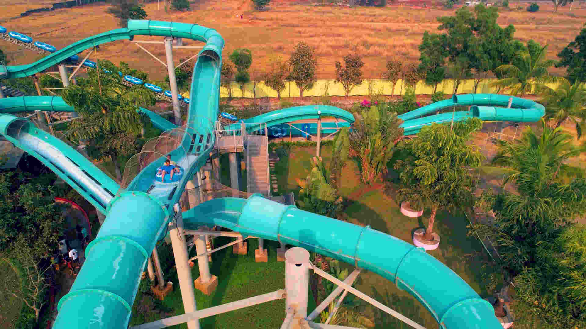 Master Blaster India's biggest water roller coaster